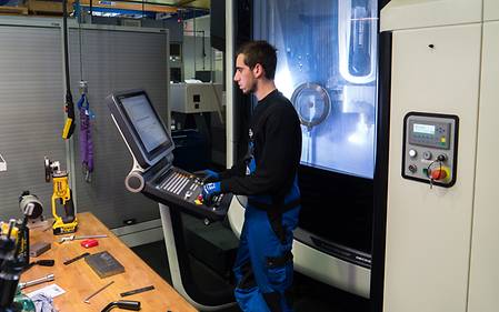 Service performance assures machine availability - DMG MORI Slovenia